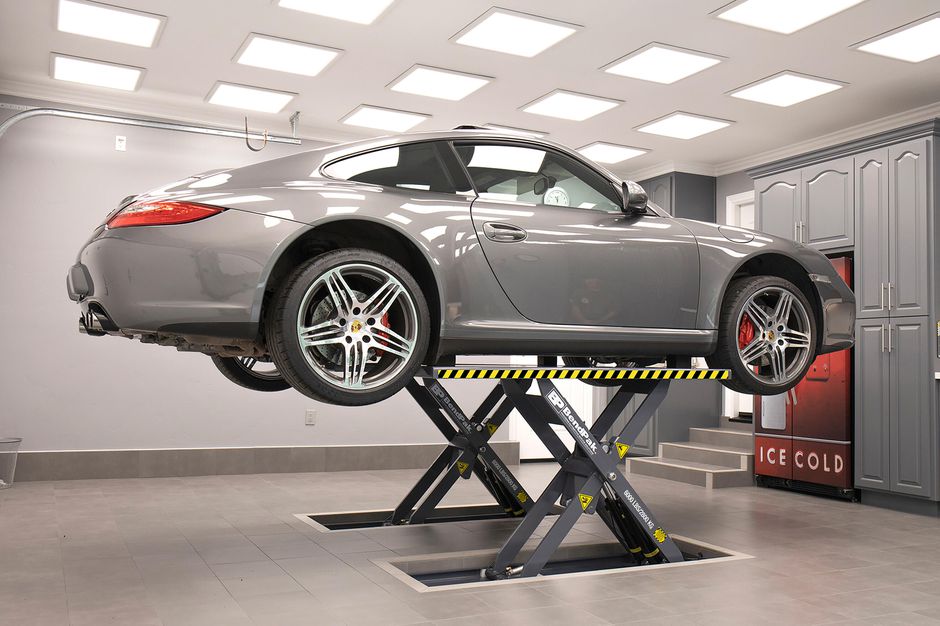 Top Benefits of Installing a Car Lift for Your Miami Home or Busines