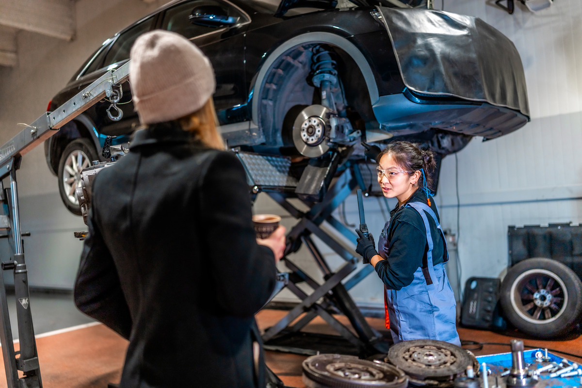 What Boca Raton Auto Shops Need to Know Before Buying a Scissor Lift ...